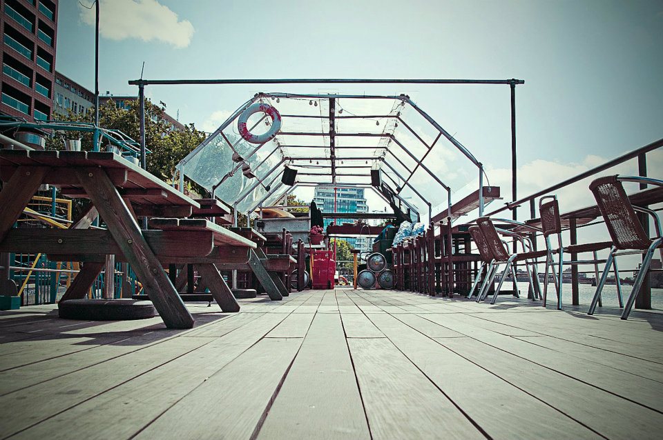 Tamesis Dock Floating Bar London | Albert Embankment Bar Reviews ...