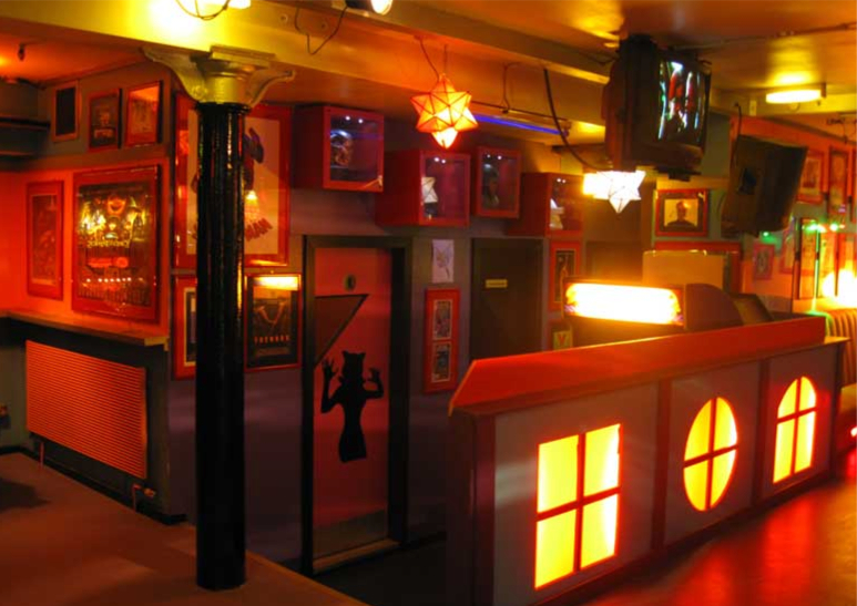 Fab Cafe Oxford Road | Manchester Bar Reviews | DesignMyNight