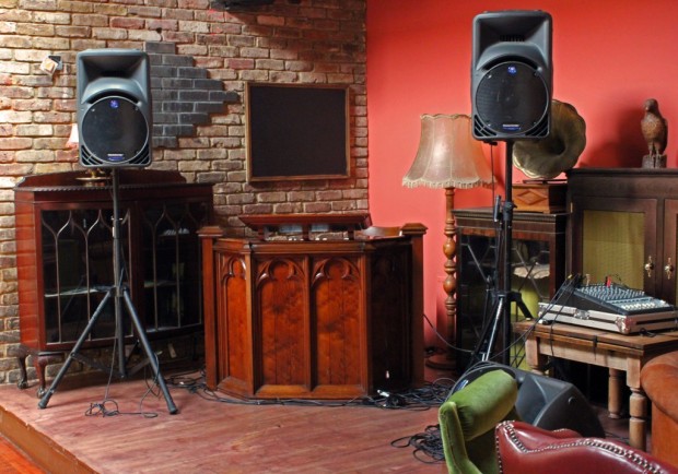 The Old Frizzle Wimbledon | London Bar Reviews | Designmynight