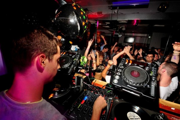 Where Da Party At - 90's - 2000 RnB and Hip Hop Night | Dalston, London ...