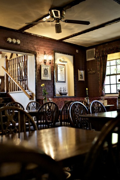 The Pilot Inn North Greenwich | London Pub Reviews | DesignMyNight