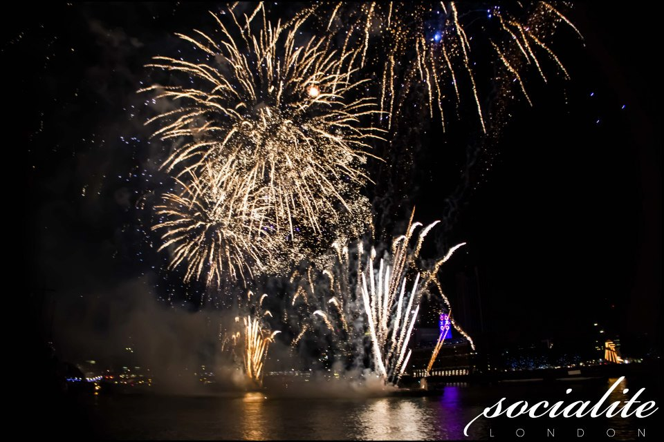 The VIP Champagne Fireworks Party Aboard | Embankment, London Boat ...