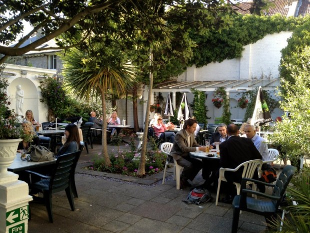 Hove Place Hove | Brighton Pub Reviews | DesignMyNight