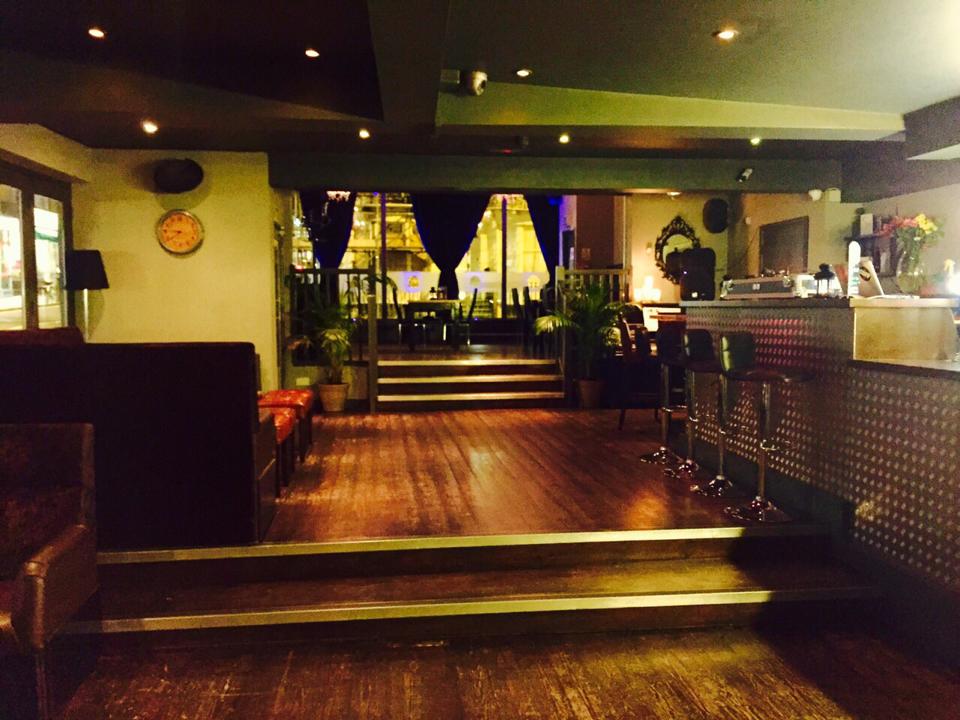 Maggie Mae's Beachfront | Brighton Bar Reviews | DesignMyNight