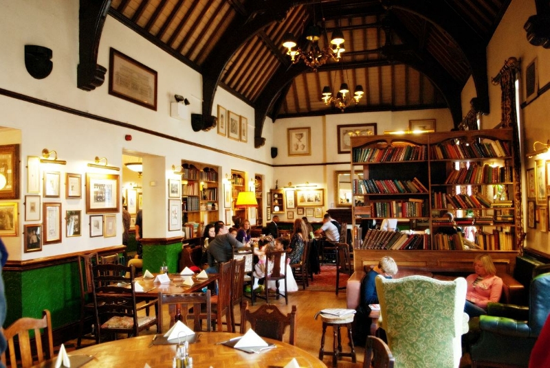 St Patrick's Charity Gala Dinner Didsbury Manchester | DesignMyNight