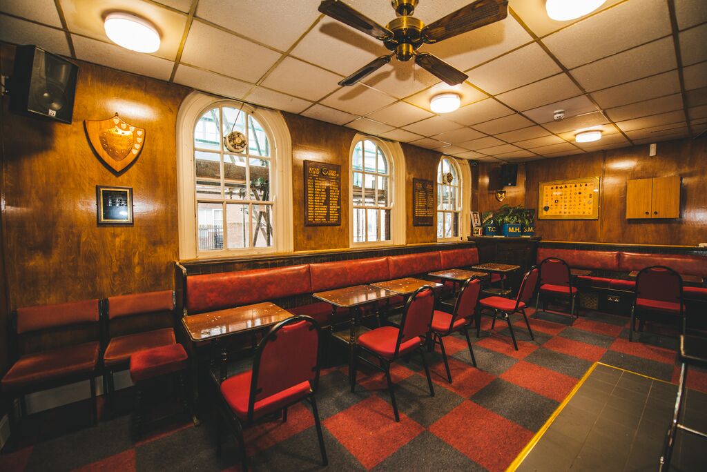 Knock2bag at MOTH Club | Hackney, London Comedy Reviews | DesignMyNight