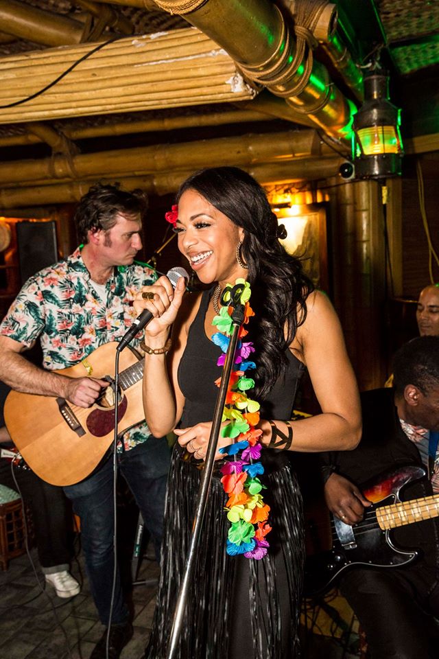 Leid Back Sessions: Annie Bea Live | Mayfair, London Live Music Reviews ...