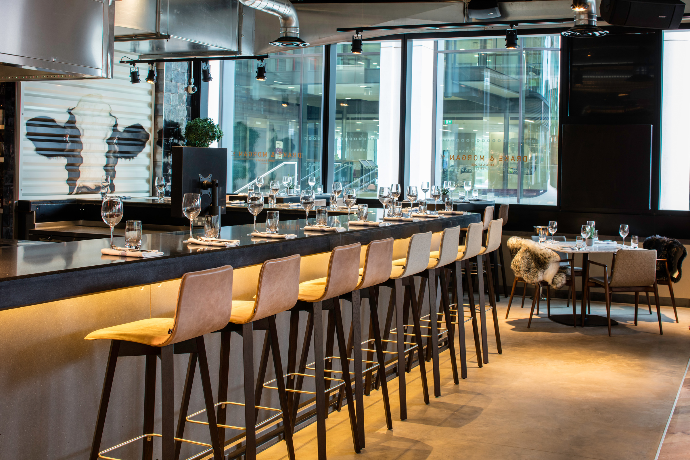 Drake and Morgan at King's Cross | London Bar Reviews | DesignMyNight