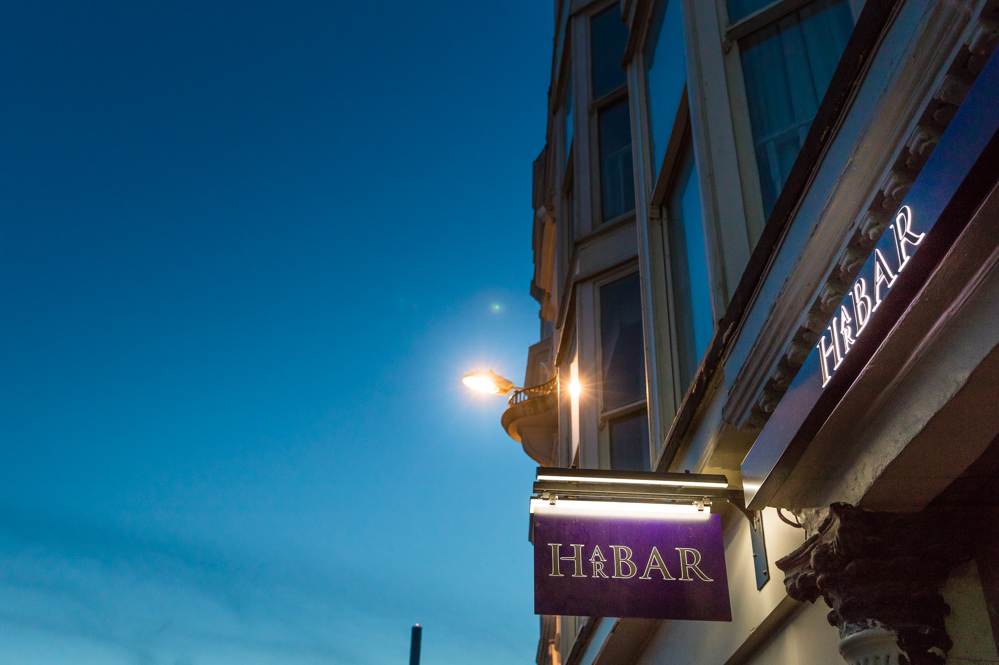 HarBAR at the Brighton Harbour Hotel | Brighton Bar Reviews | DesignMyNight