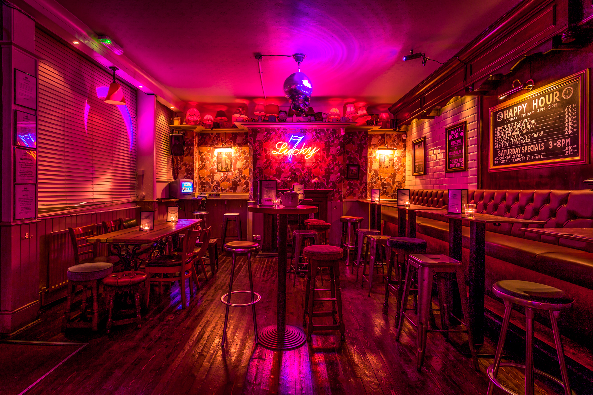 Simmons Soho | London Bar Reviews | DesignMyNight