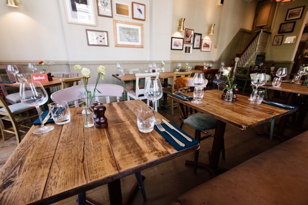 The Queen's Primrose Hill | London Bar Reviews | DesignMyNight