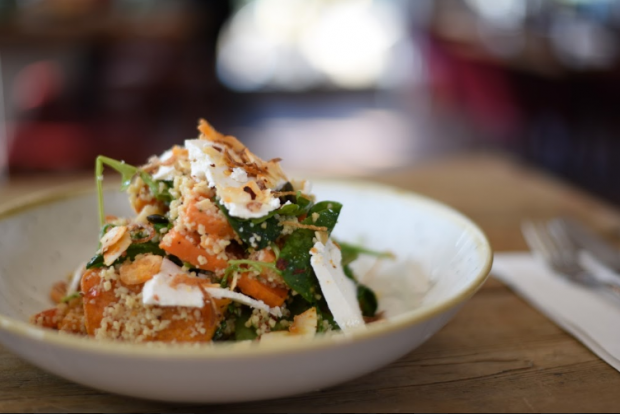 The Old Frizzle Wimbledon | London Bar Reviews | Designmynight