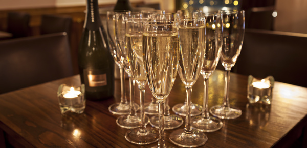 Free Prosecco for All Ladies! | Embankment, London Food & Drink Reviews ...