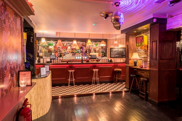 Simmons Camden Town | London Cocktail Bar Reviews | DesignMyNight