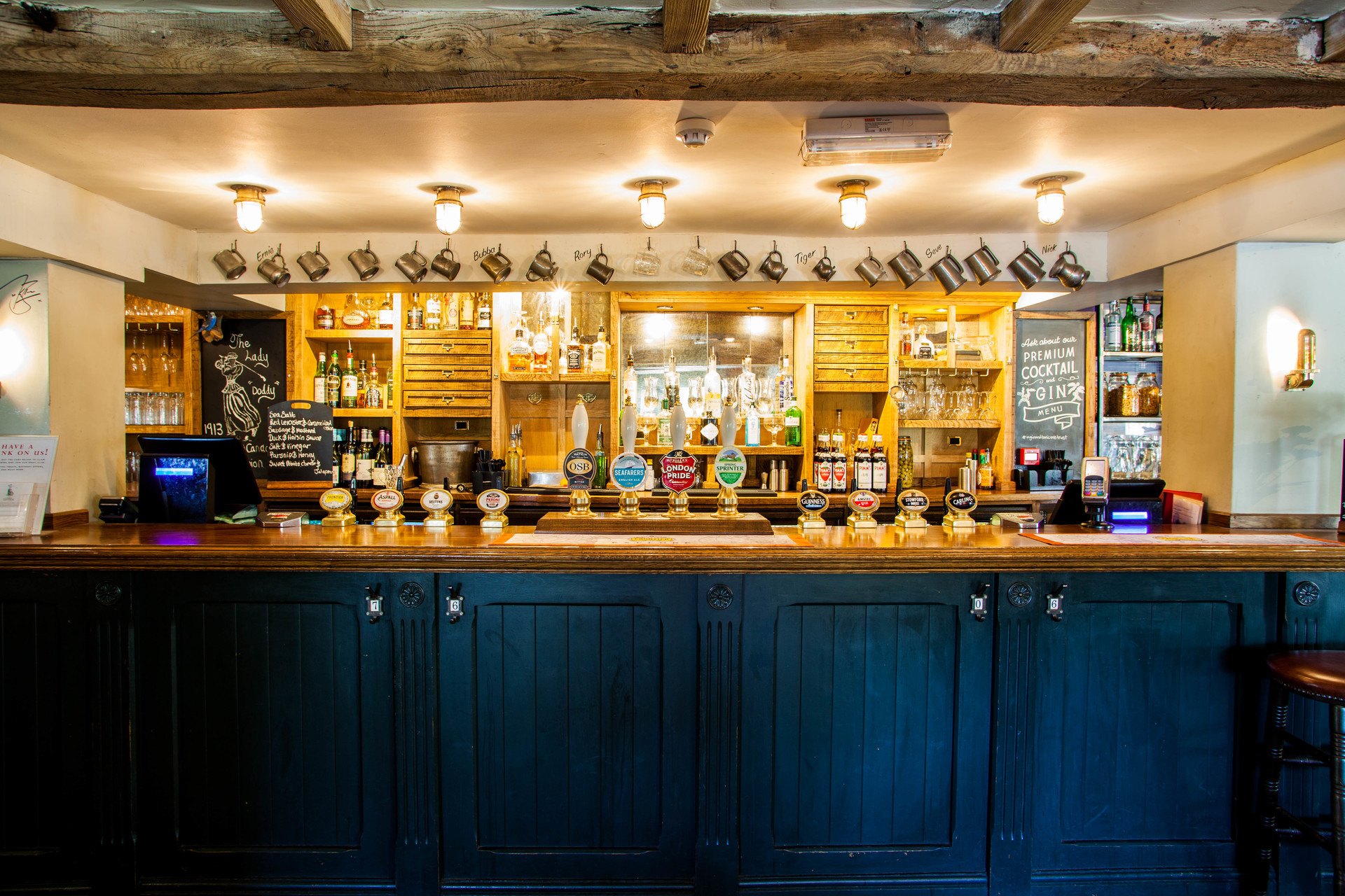 Links Tavern: Traditional Pub in Liphook | DesignMyNight