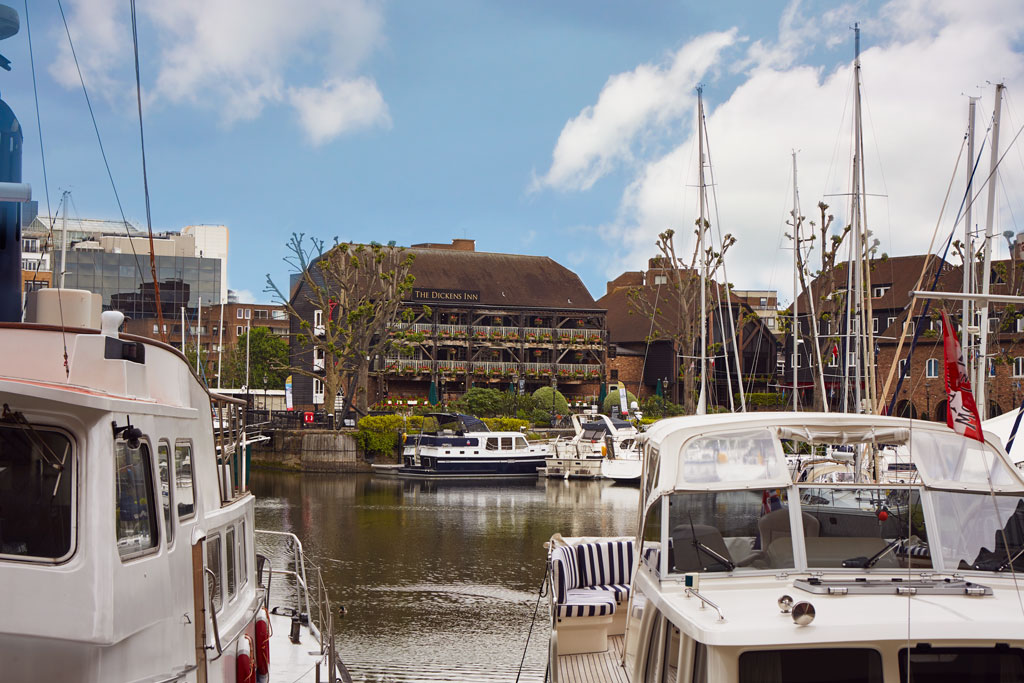 The Dickens Inn Bar | London Bar Reviews | DesignMyNight