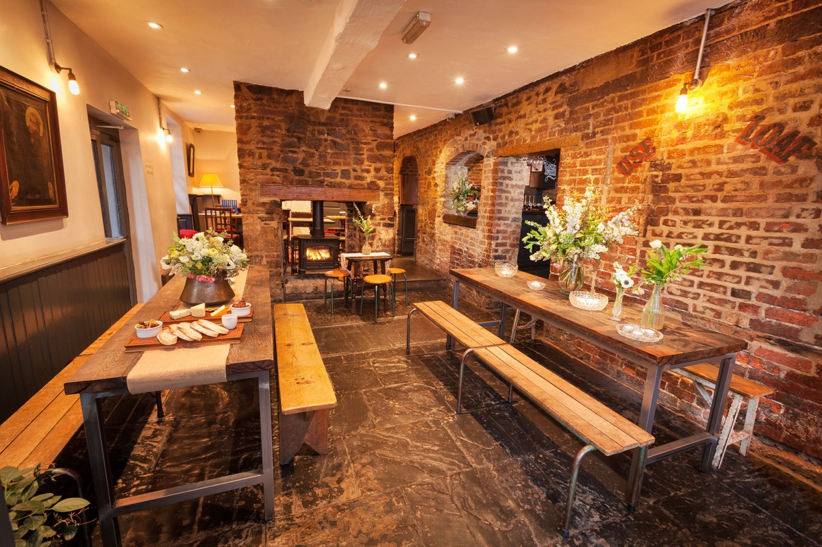 The Christmas Steps | Bristol Pub Reviews | DesignMyNight