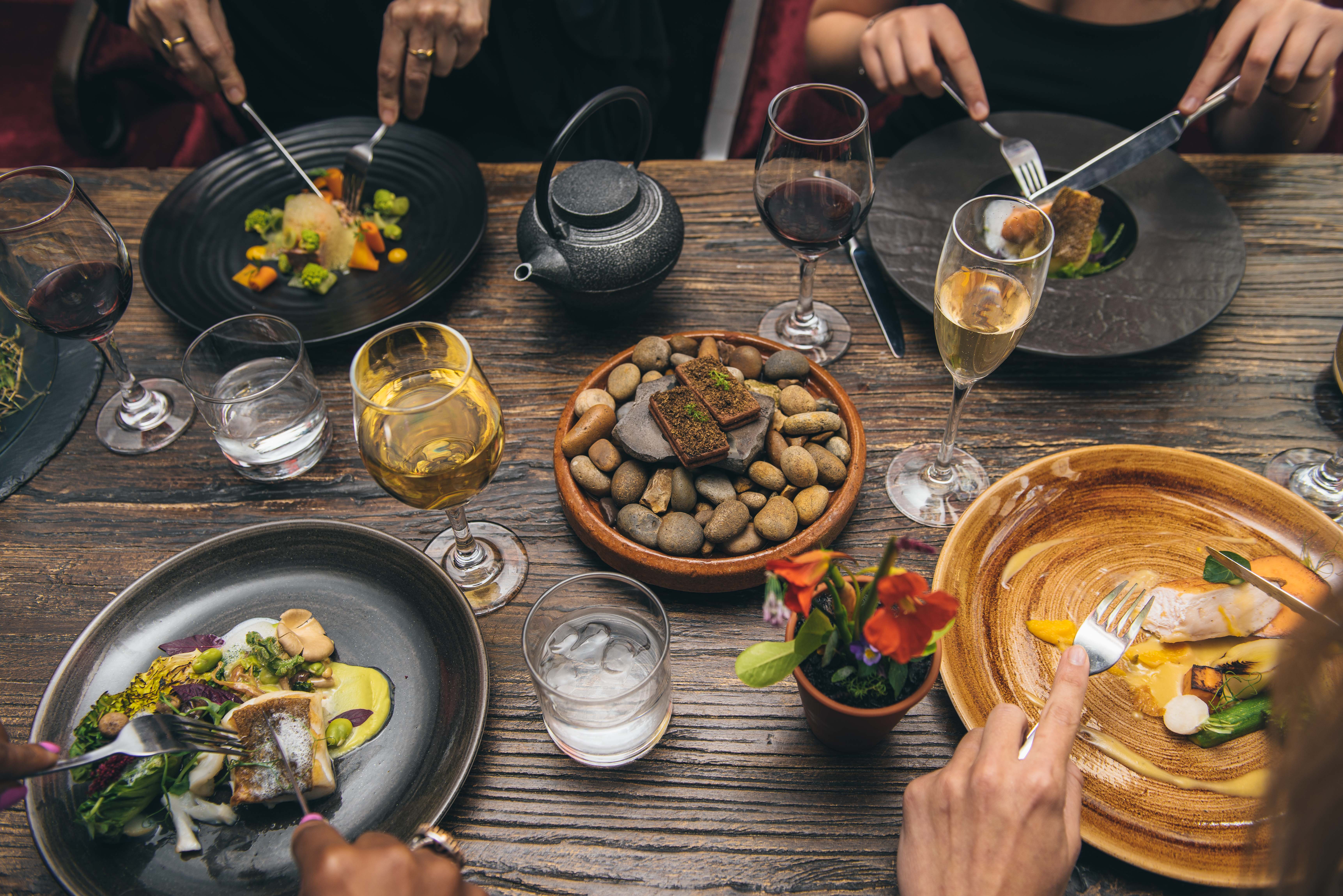 BUBBLES & BRUNCH - The ultimate Champagne VIP Roof Top Jacuzzi Party ...