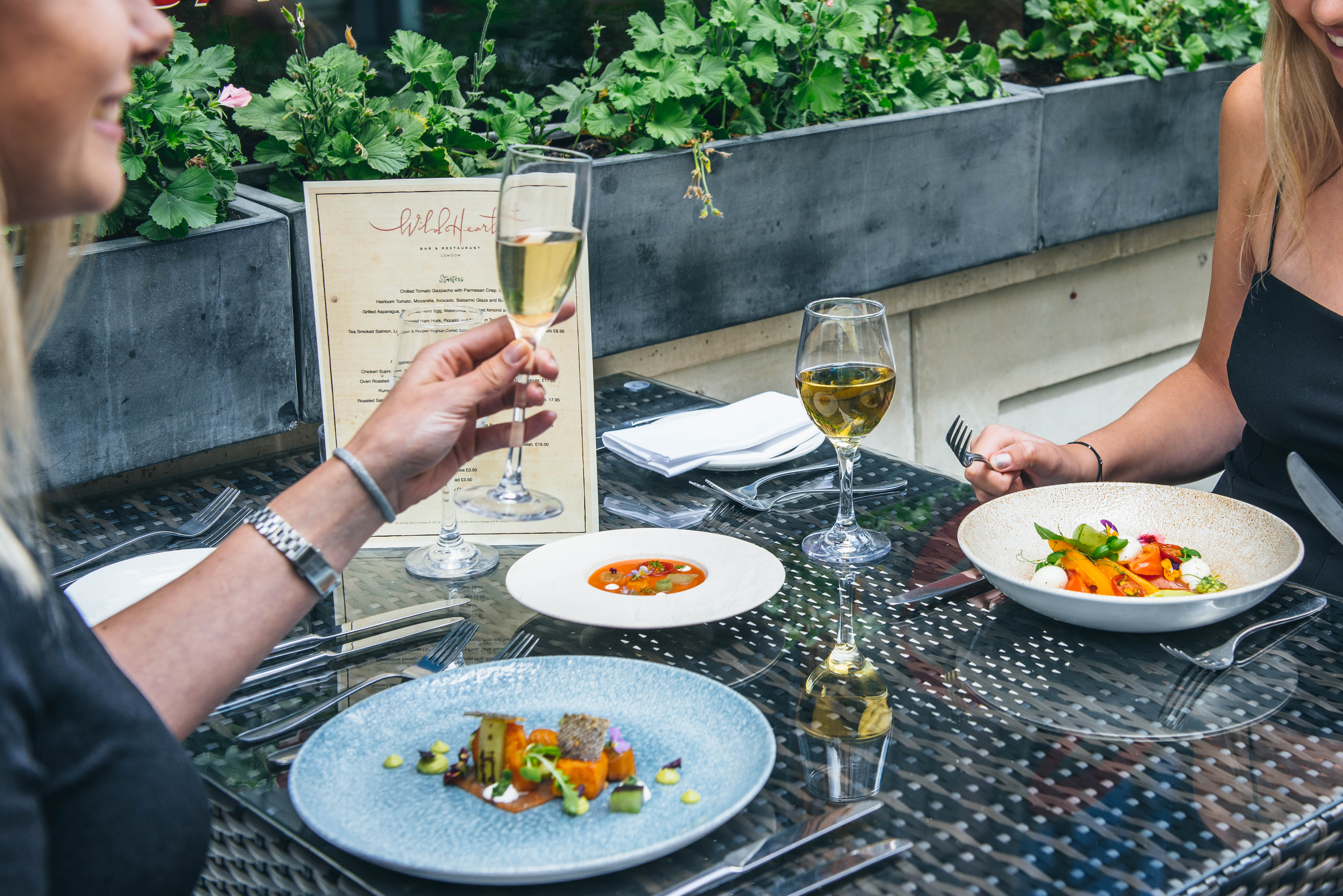 BUBBLES & BRUNCH - The ultimate Champagne VIP Roof Top Jacuzzi Party ...