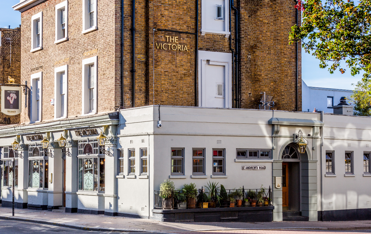 The Victoria Surbiton | Surbiton Pub Reviews | DesignMyNight