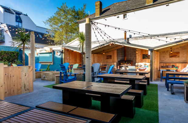 The Victoria Surbiton | Surbiton Pub Reviews | DesignMyNight