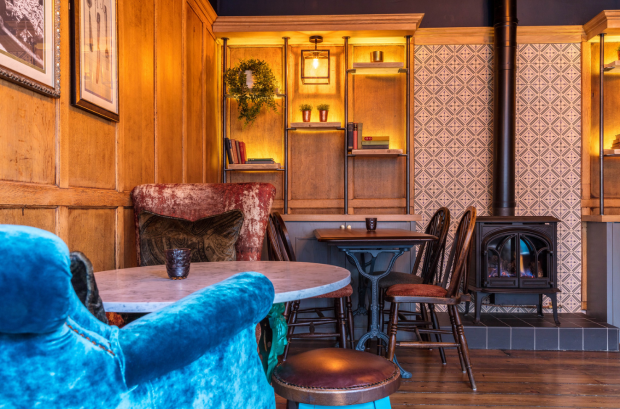 The Victoria Surbiton | Surbiton Pub Reviews | DesignMyNight