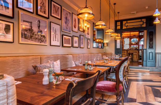 The Victoria Surbiton | Surbiton Pub Reviews | DesignMyNight