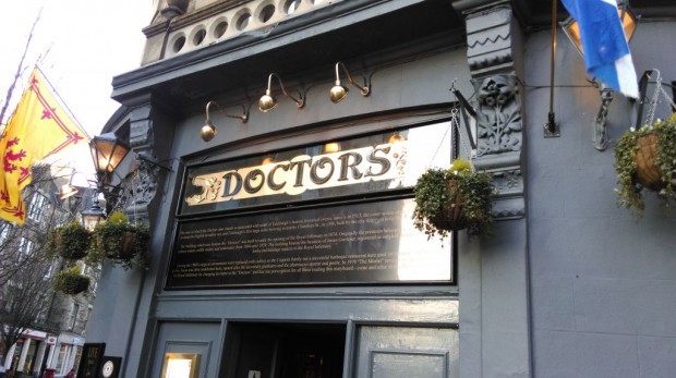 Doctors Edinburgh | Edinburgh Pub Review | DesignMyNight