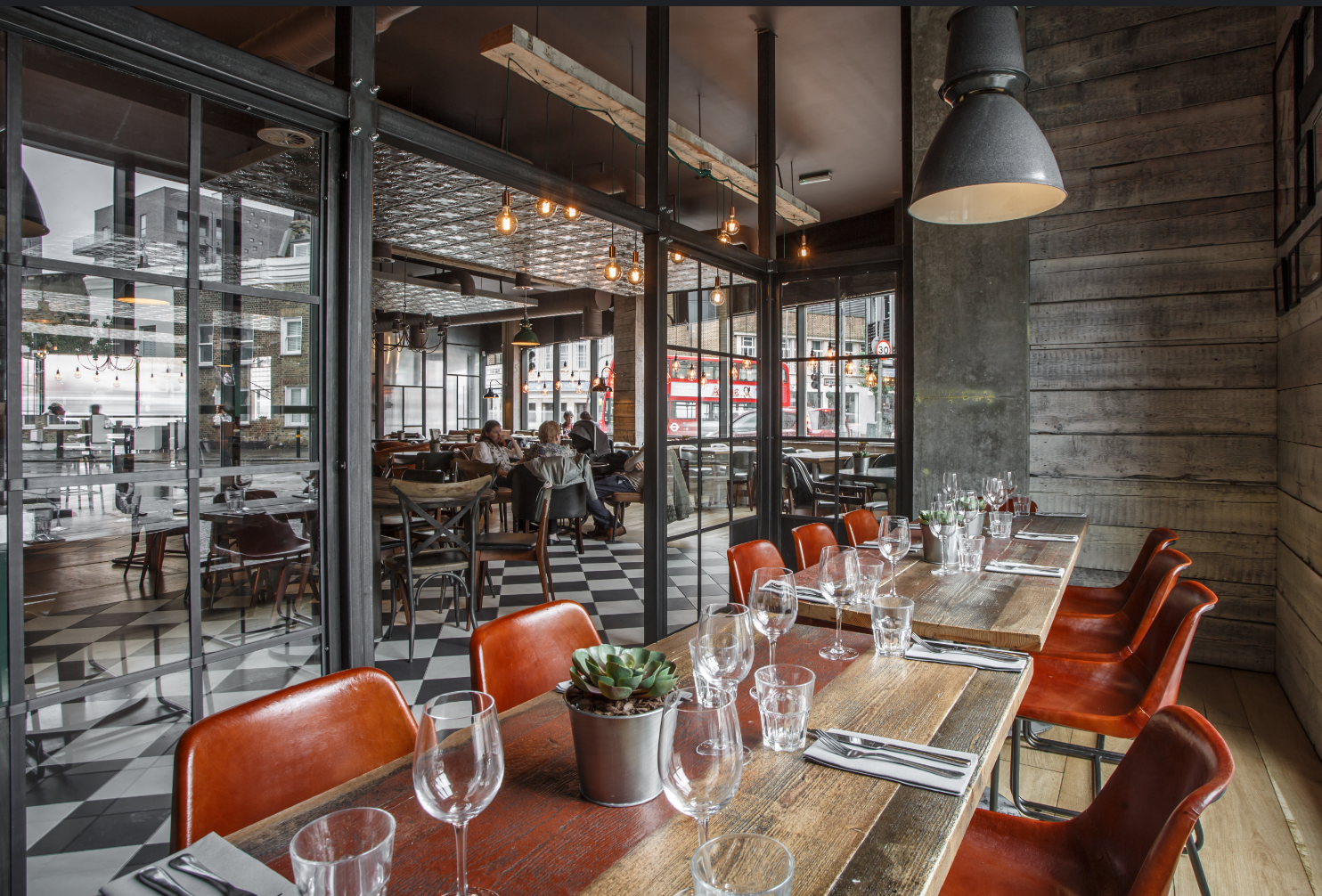 The Plough Clapham | London Bar Reviews | DesignMyNight