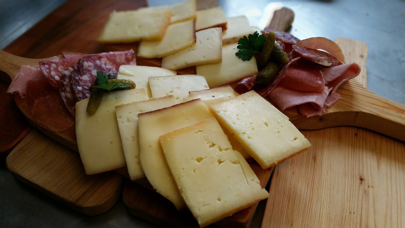 The Raclette Bar | Clapham, London Pop-Up Reviews | DesignMyNight