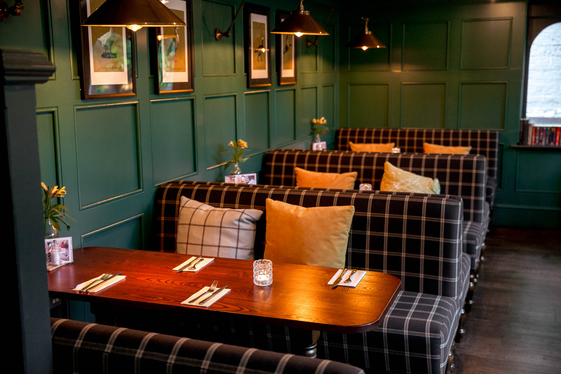 The Roebuck Hampstead | London Pub Reviews | DesignMyNight