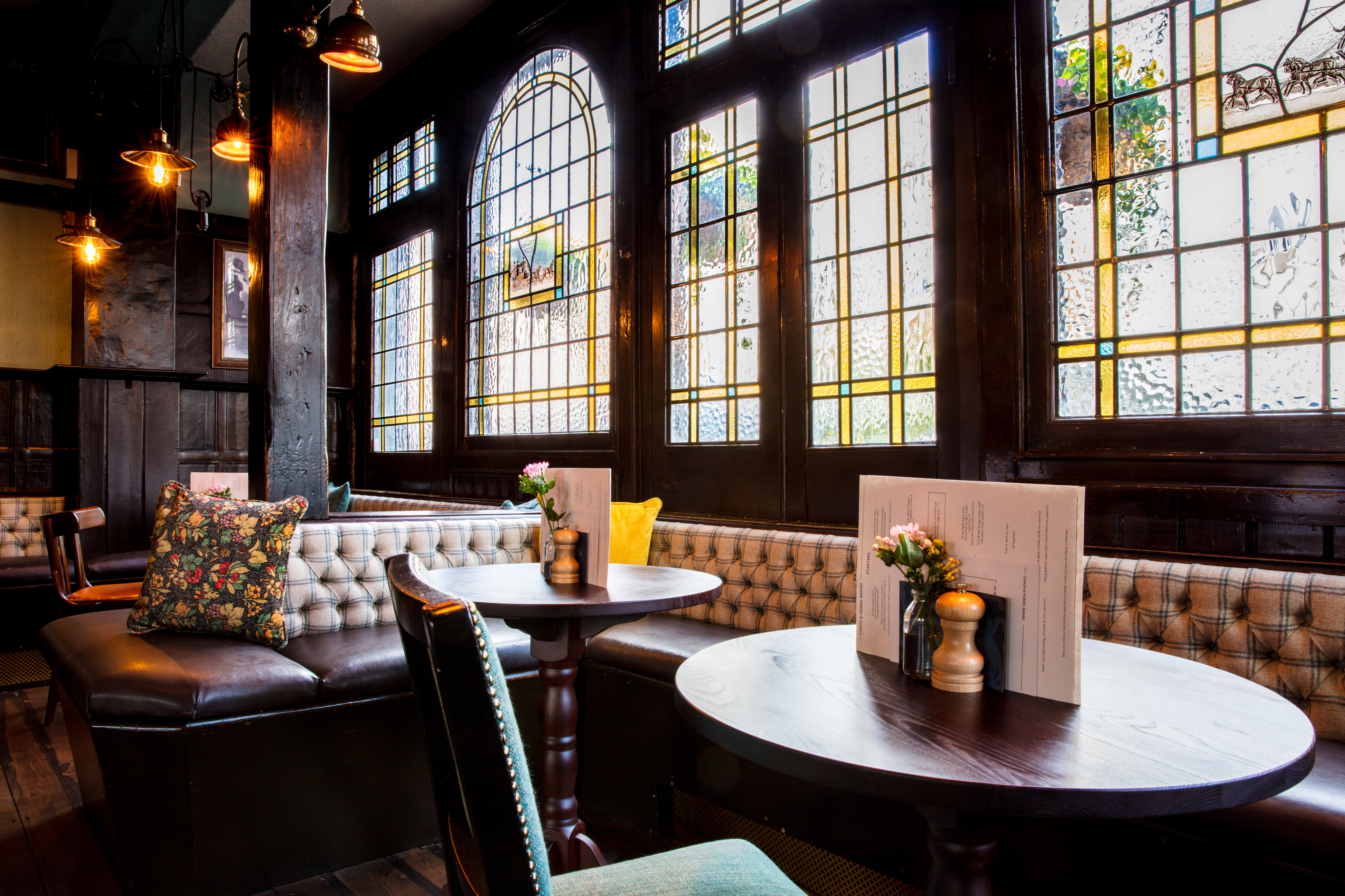 The Coach and Horses Barnes | London Pub Reviews | DesignMyNight