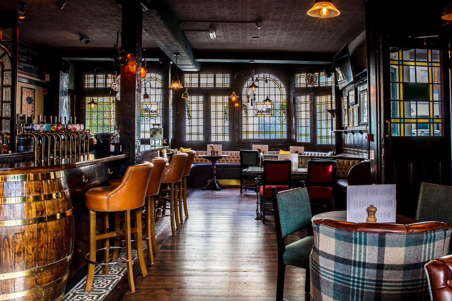 The Coach and Horses Barnes | London Pub Reviews | DesignMyNight
