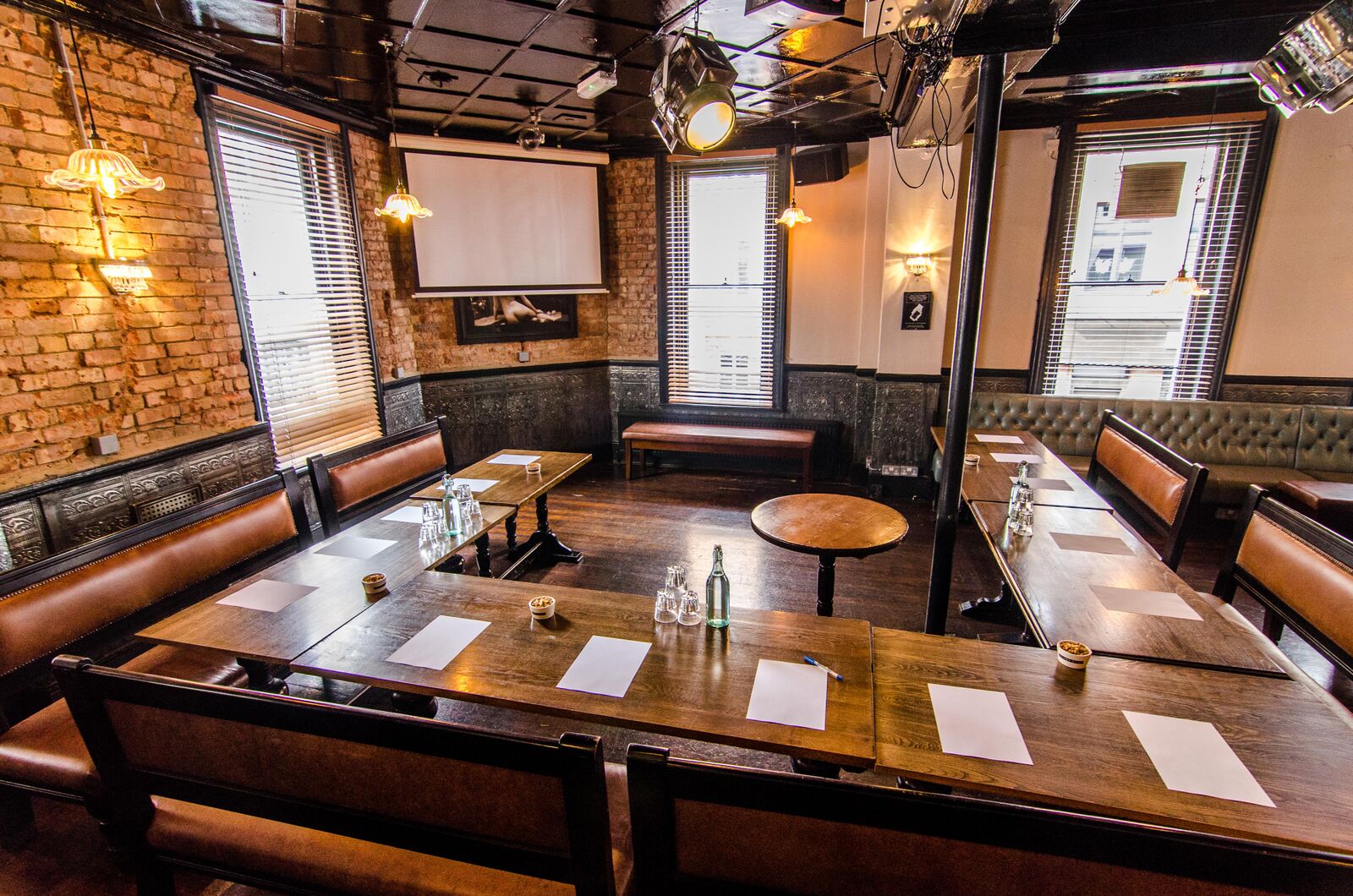 The Crown and Two Chairmen | London Pub Reviews | DesignMyNight