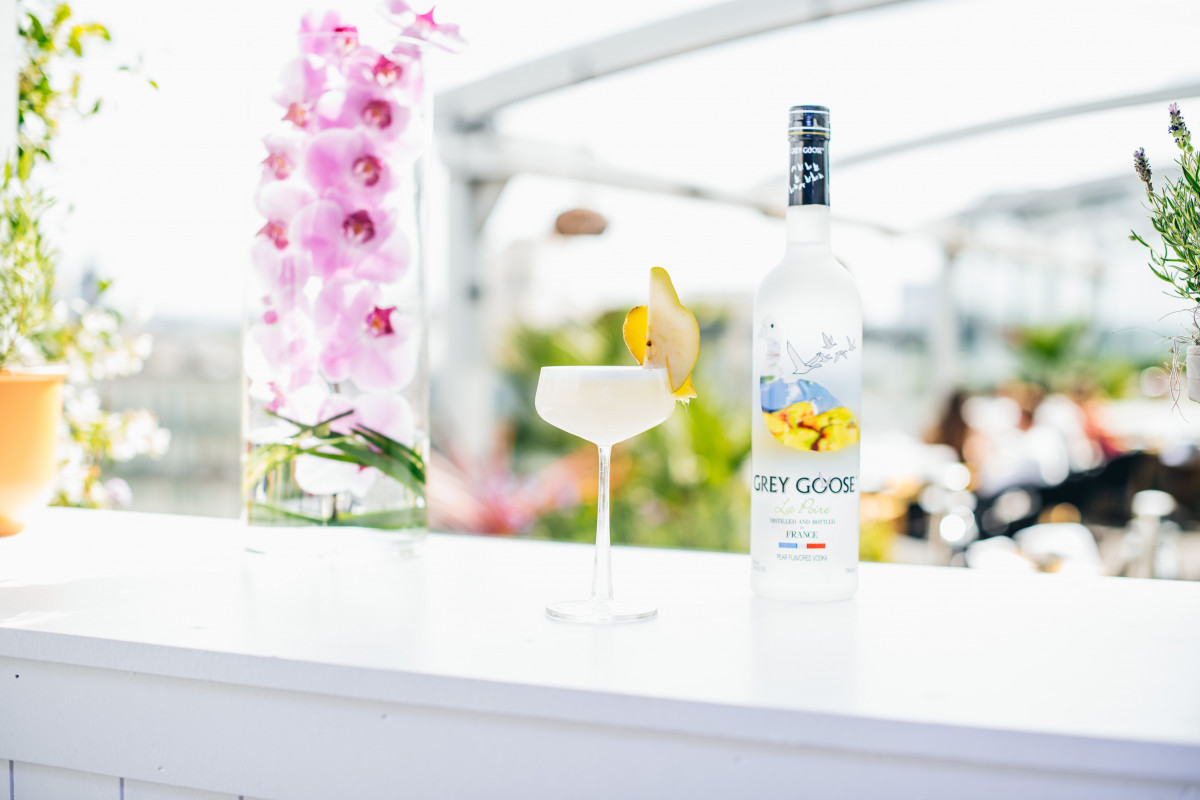 Radio Rooftop Bar The Strand | London Bar Reviews | DesignMyNight