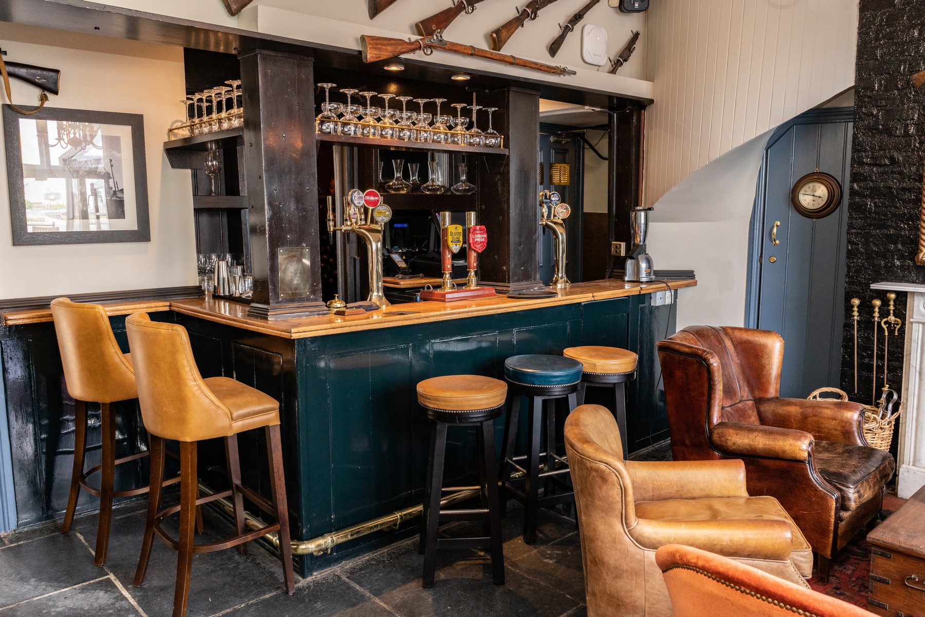 The Gun Canary Wharf Pub Docklands East London Reviews | DesignMyNight