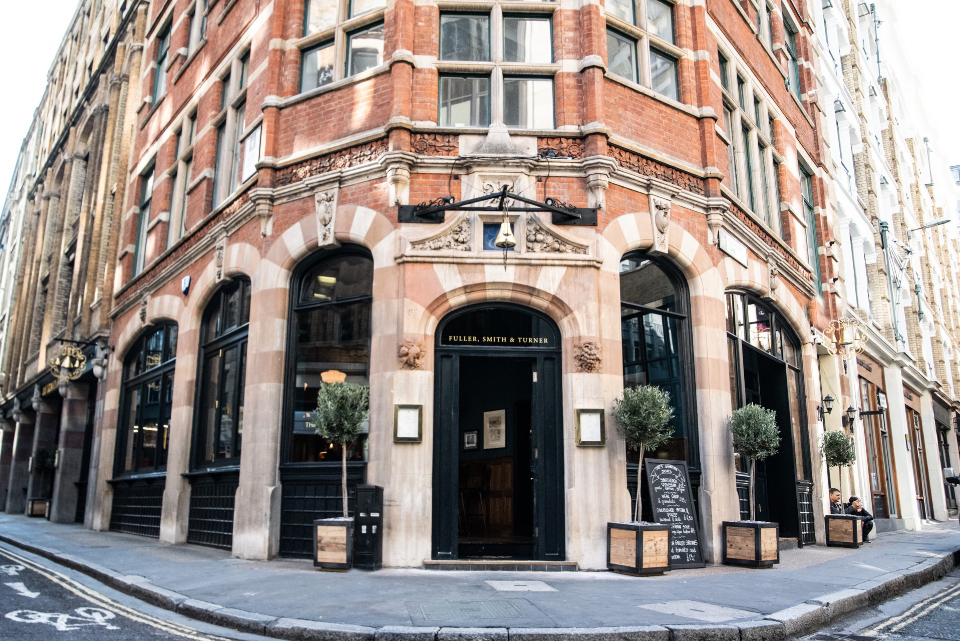 Trinity Bell | London Bar Reviews | DesignMyNight