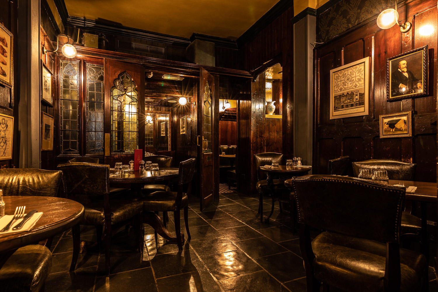 Fox And Anchor Barbican | London Pub Reviews | DesignMyNight