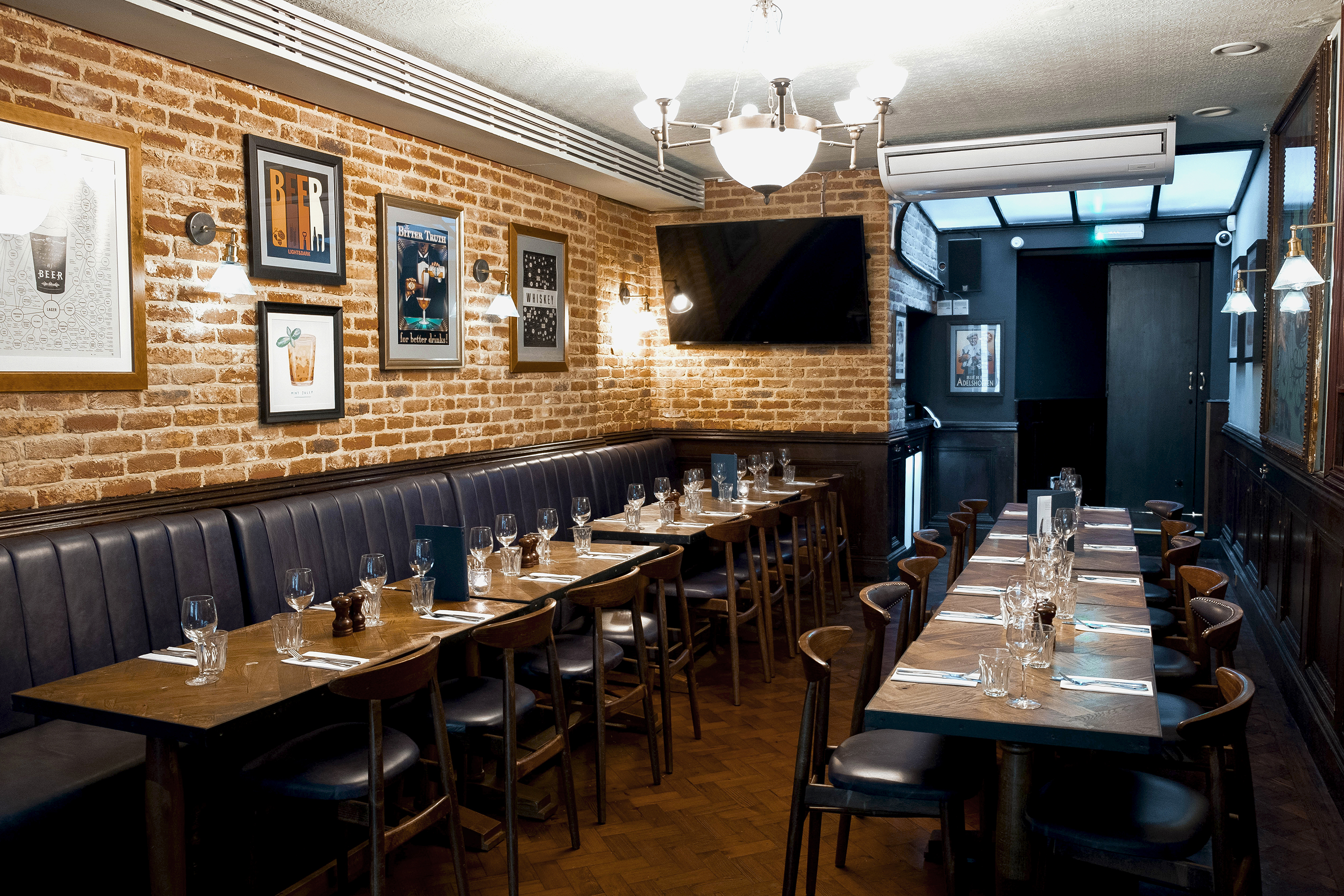 The Punch Pub Tavern: Cold Pints On Fleet Street | DesignMyNight