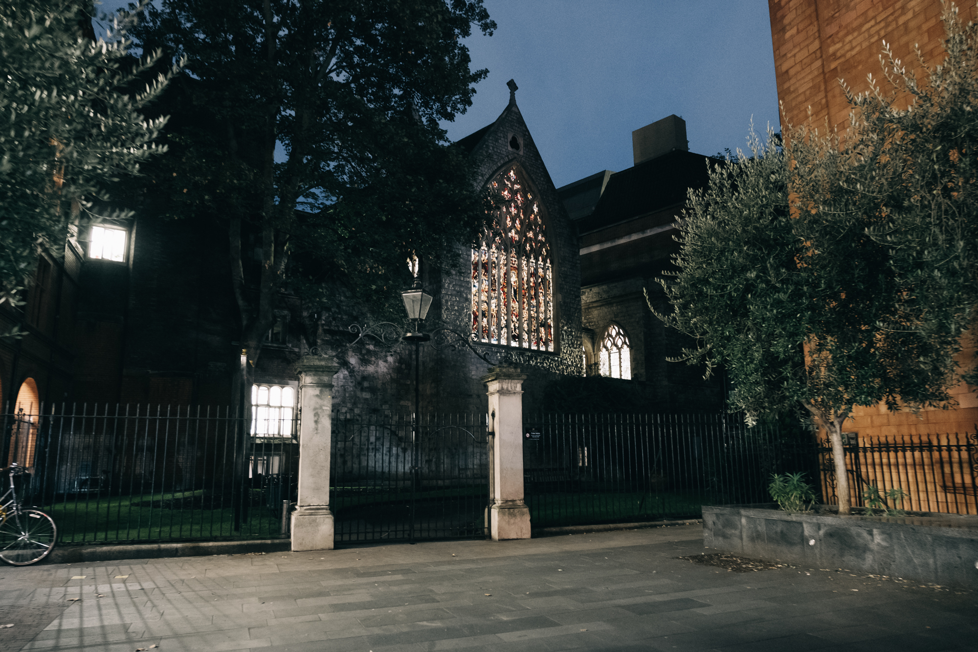 Ghost Tour of London with a Cruise on the Thames | London Walks & Tours ...