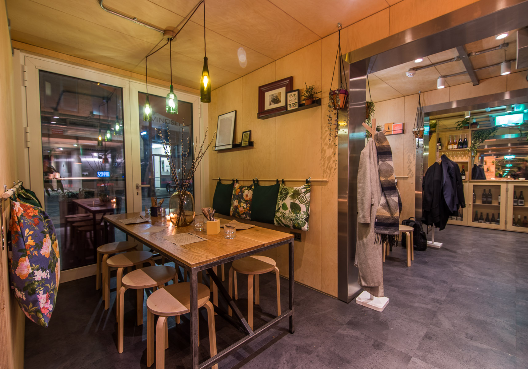 Unwined in Waterloo | London Bar Reviews | DesignMyNight