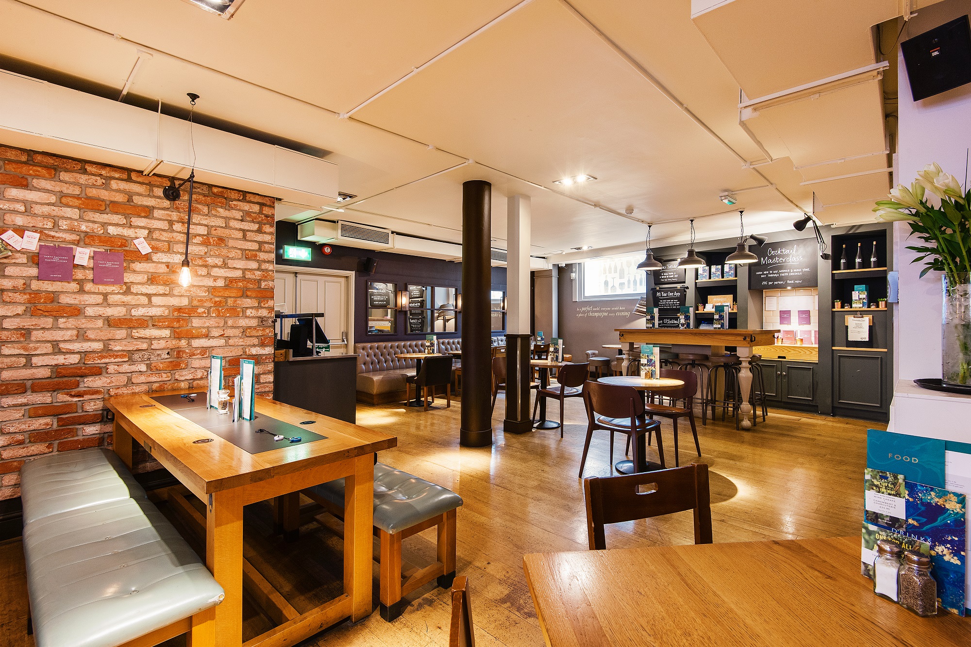 All Bar One Cannon Street | City of London Bar Reviews | DesignMyNight