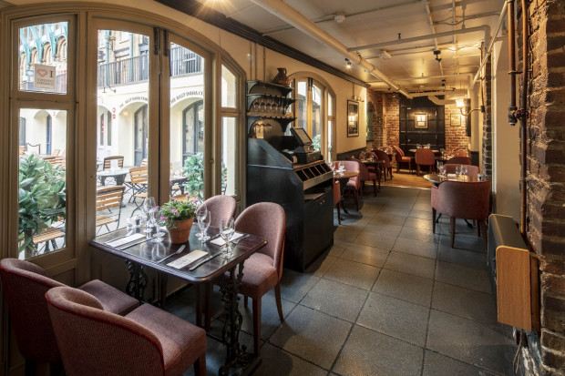 Crusting Pipe Bar Wine Covent Garden | London Bar Reviews | DesignMyNight
