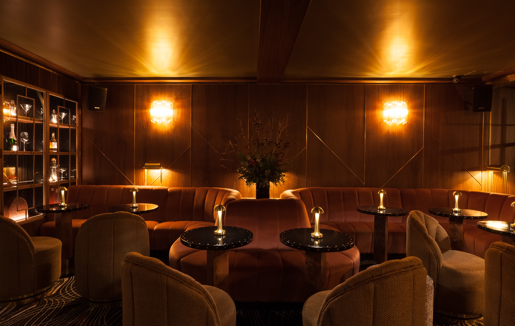 9 Below | Dublin Cocktail Bar Reviews | DesignMyNight