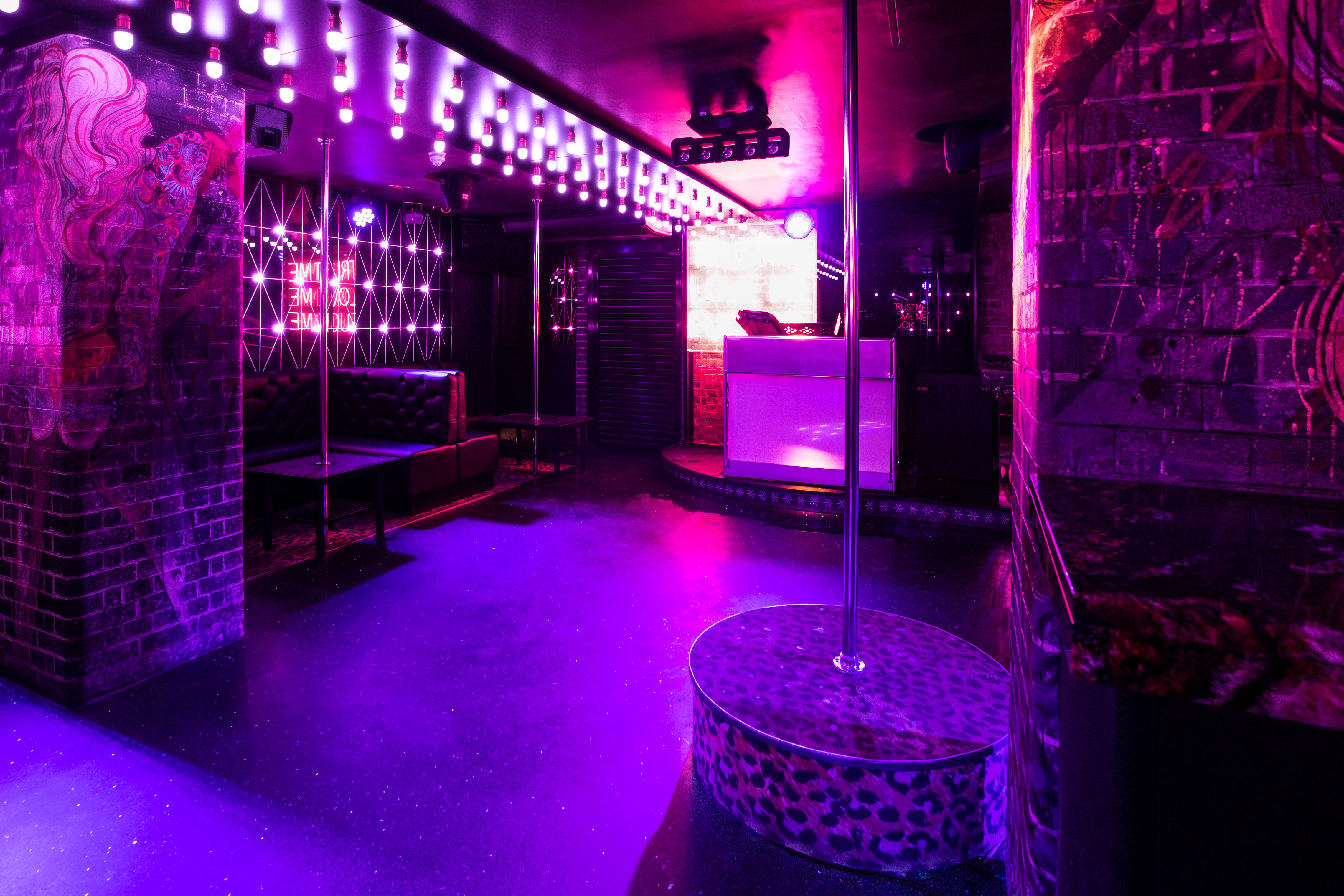 Saturday at Metropolis | London Clubbing Reviews | DesignMyNight