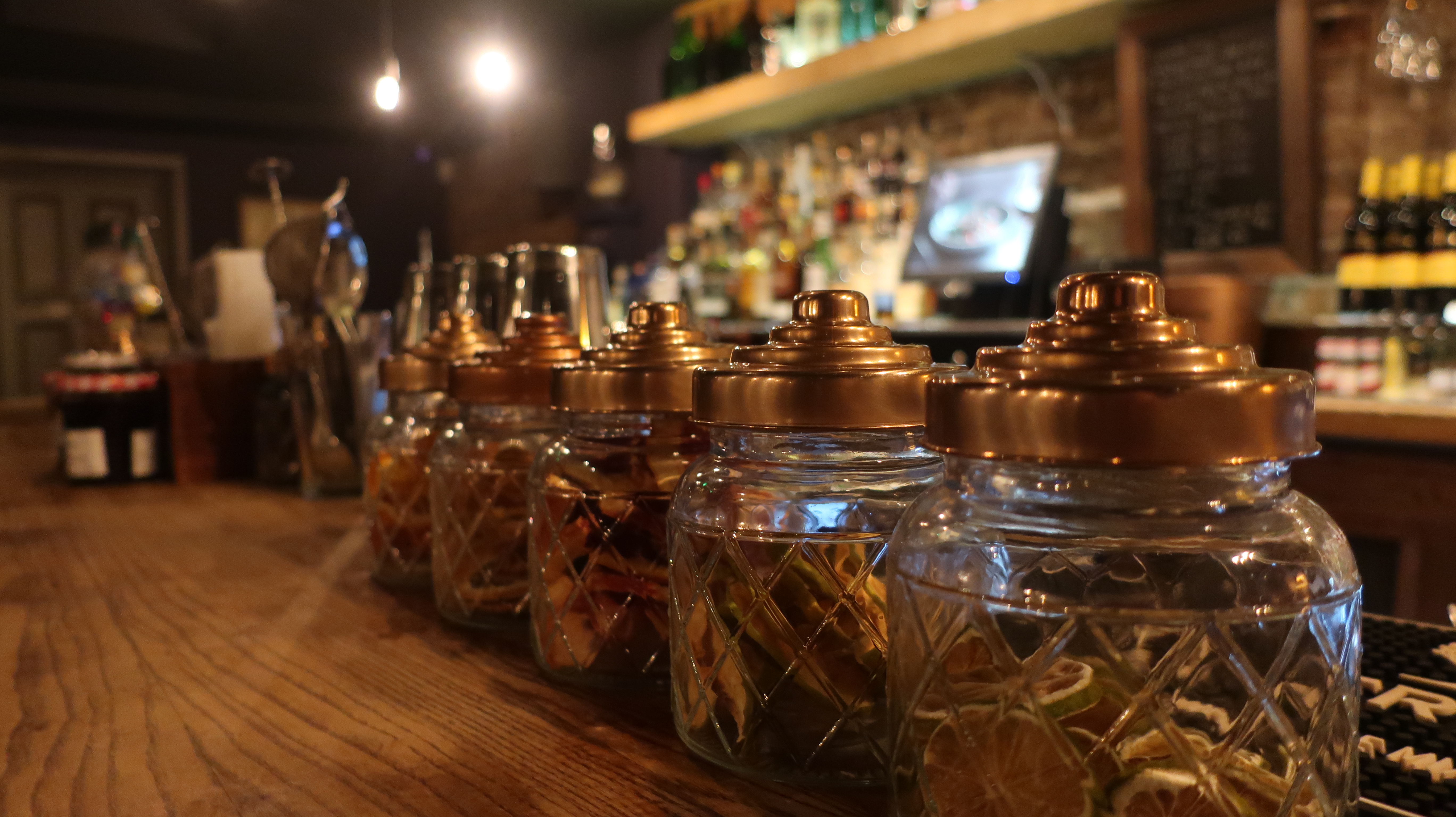 Smith's Cocktail Bar Hammersmith London Bar Reviews | DesignMyNight