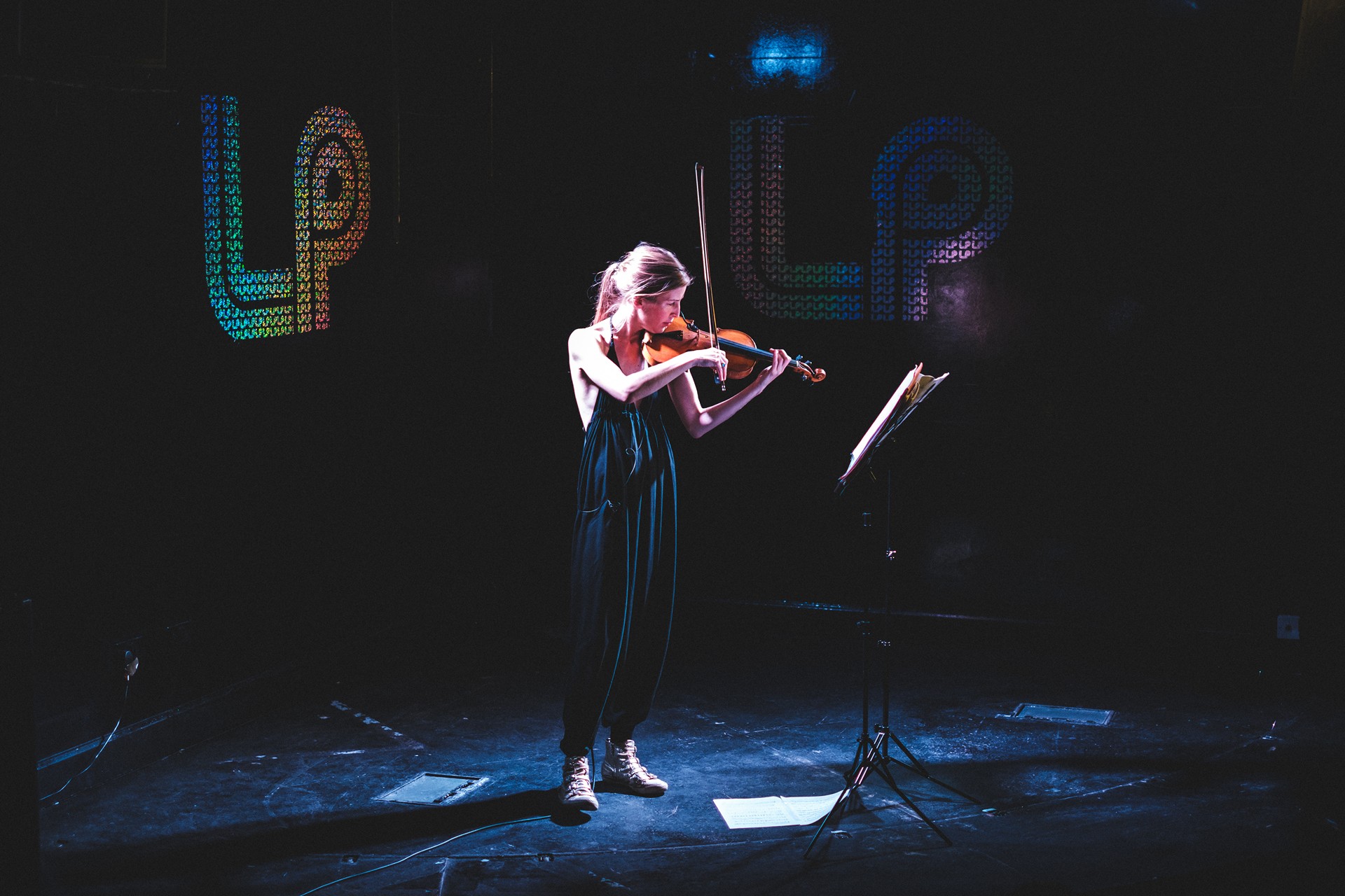 PHILIPPA MO @ THE CURTAIN | London Live Music Reviews | DesignMyNight
