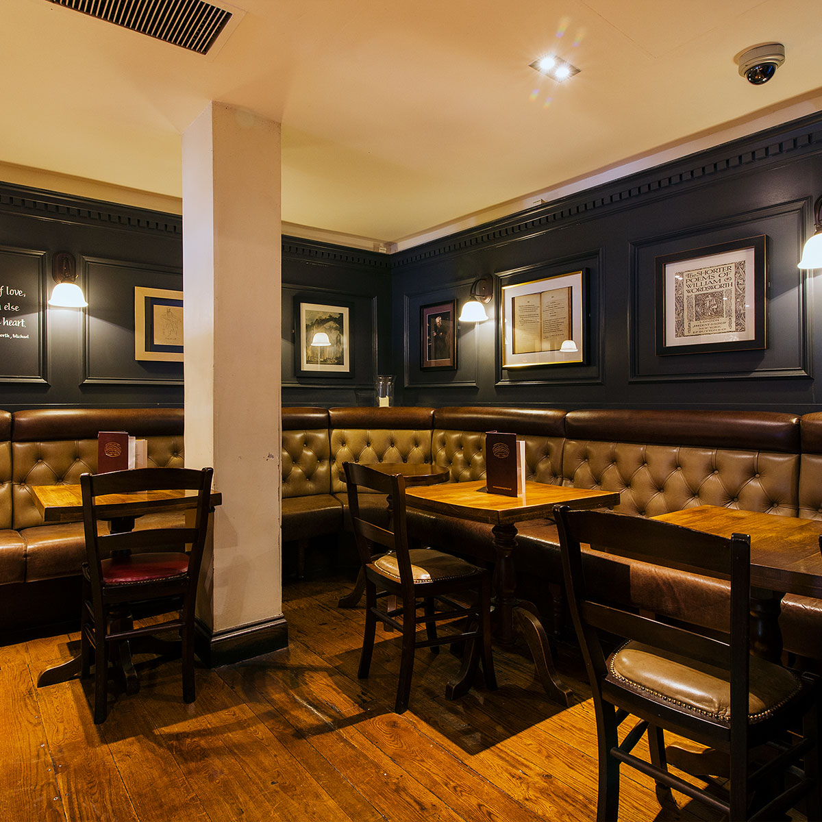 The Clarence Mayfair | London Pub Reviews | DesignMyNight