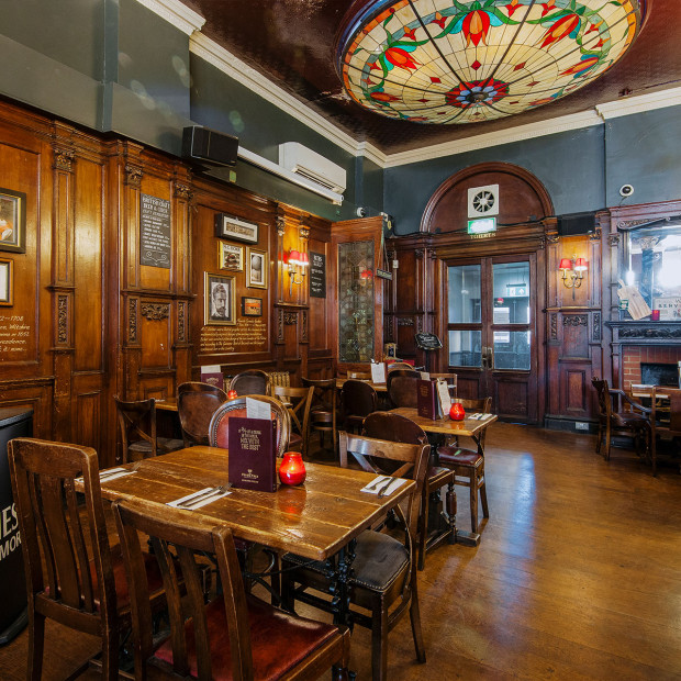 Falcon | London Pub Reviews | DesignMyNight