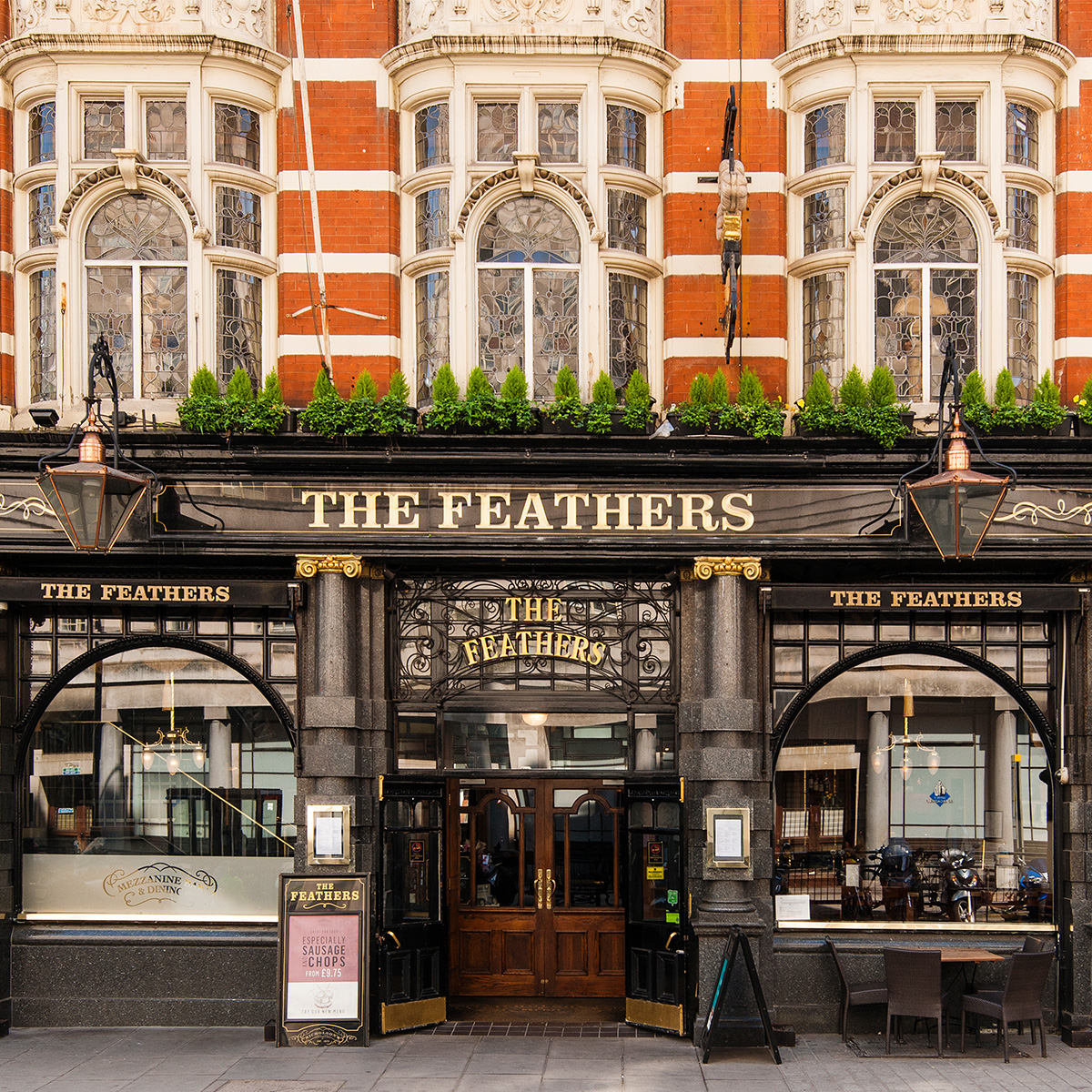The Feathers | London Pub Reviews | DesignMyNight